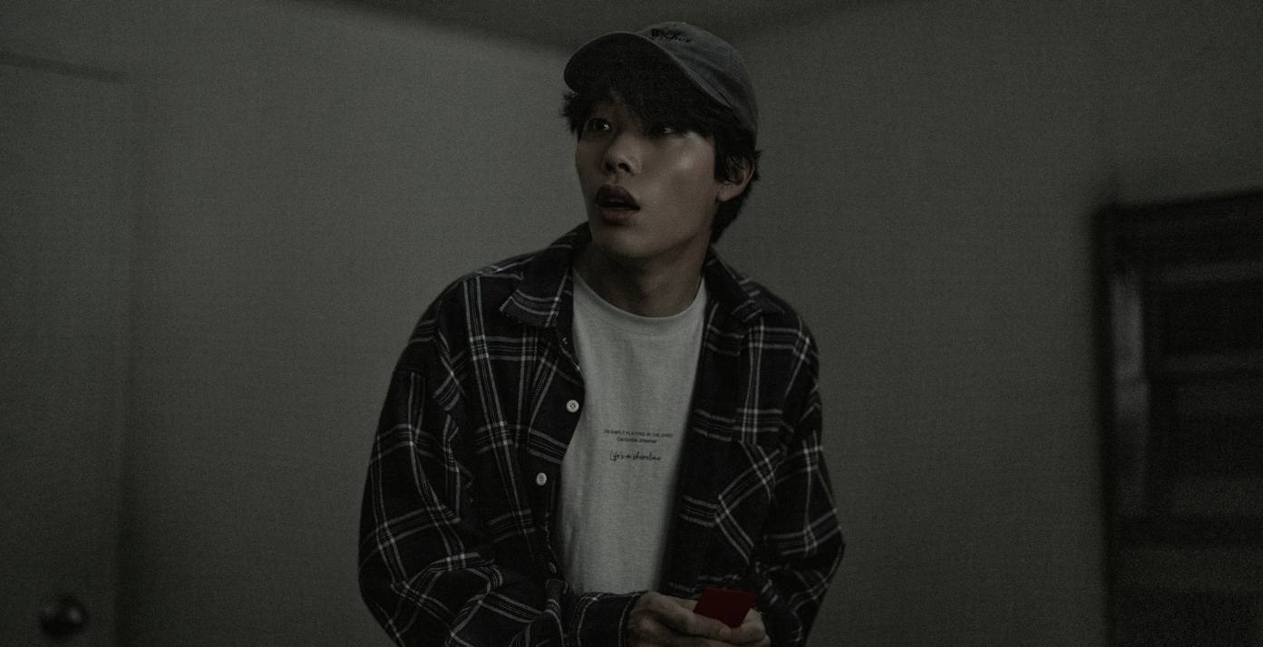 The 8 Show Review - Is a Mean And Gripping Look At People